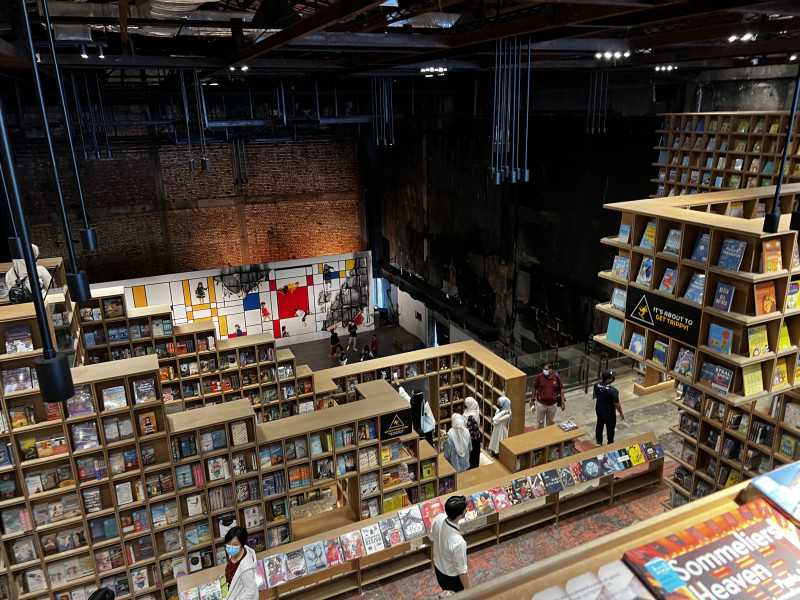 BookXcess RexKL – classic cinema reborn as a bookstore like no other