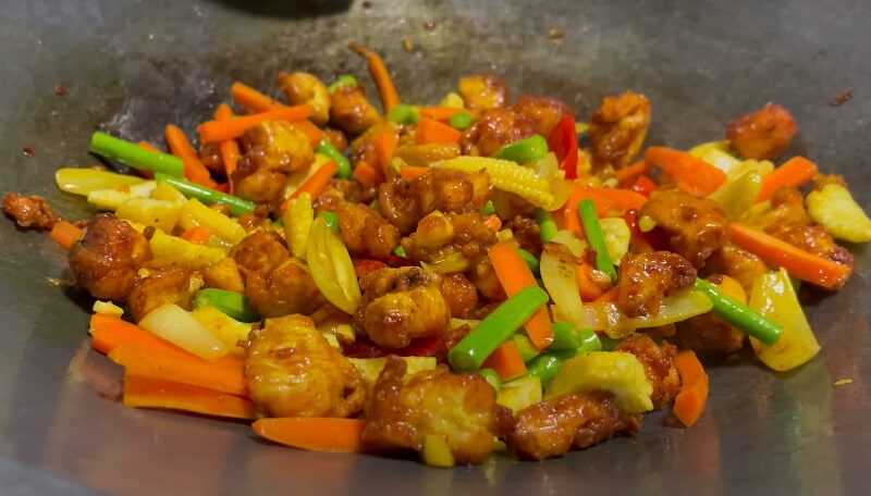 Mudah Sangat Resepi Ayam Goreng Kunyit Ni, Sedap Pula Tu!