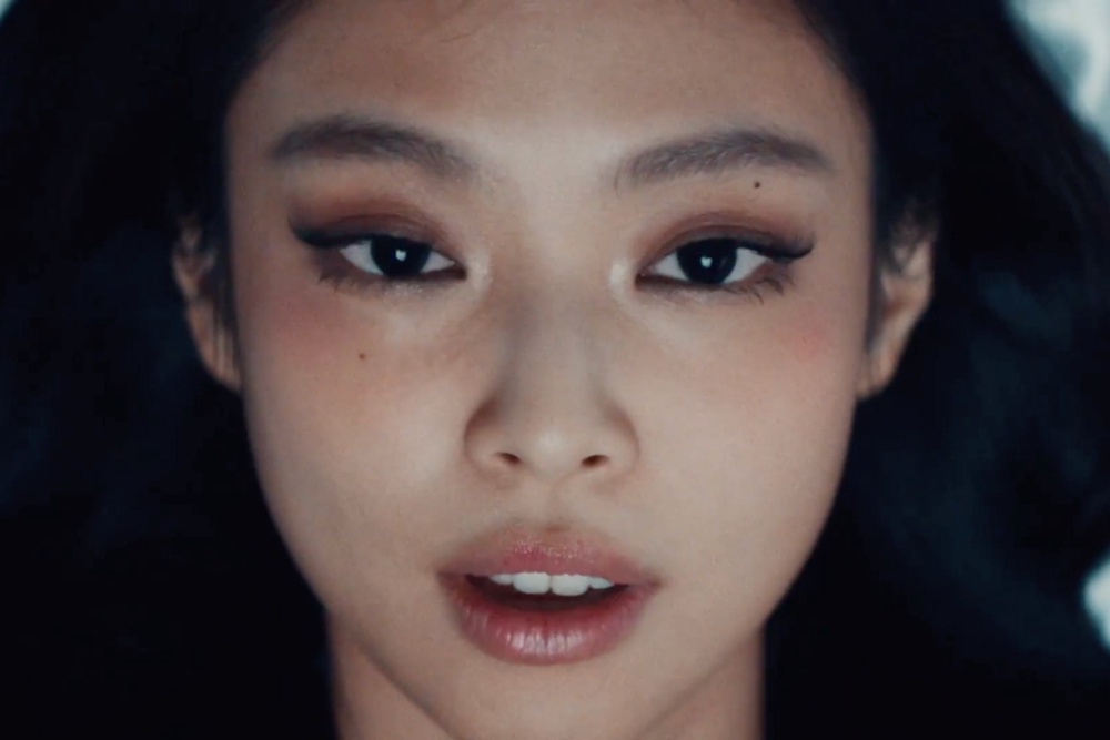 Update: BLACKPINK’s Jennie Rises From The Dead In “Love Hangover” MV ...