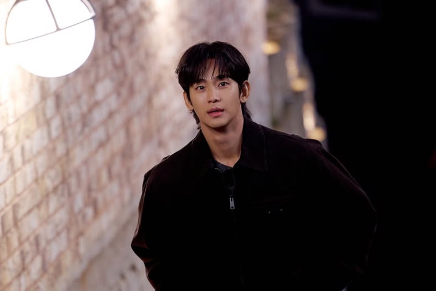Kim Soo Hyun Attends Today’s Filming Of “Good Day” With Limited ...