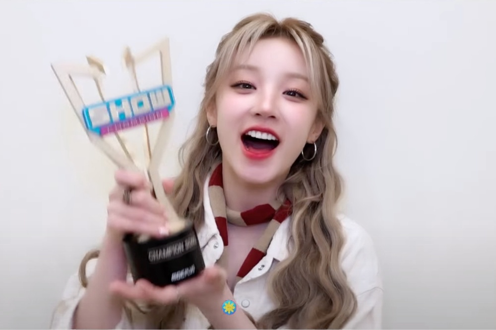 Watch: i-dle’s Yuqi Takes 1st Win For “M.O.” On “Show Champion ...