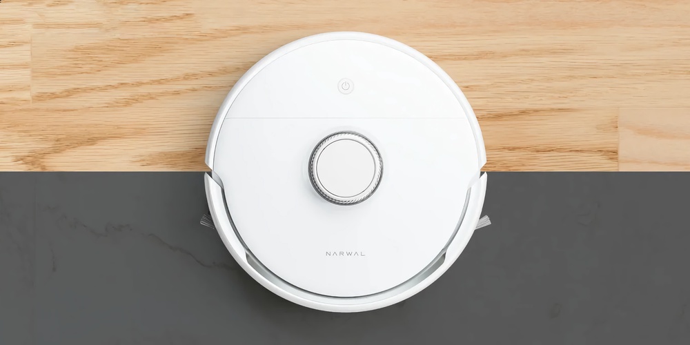 The Narwal Freo smart vacuum and mop robot intelligently cleans your ...