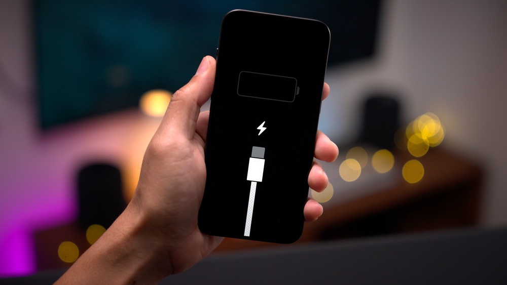 iPhone 15 Pro Max battery charge test shows why 20W power adapter is ...