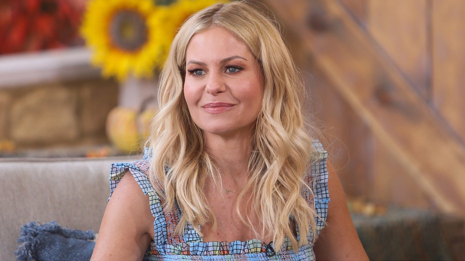 Candace Cameron Bure embraces small-town life away from Hollywood