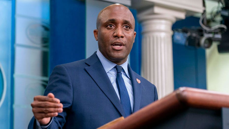 Kansas City mayor claims Trump targeting cities with Black leaders in ...