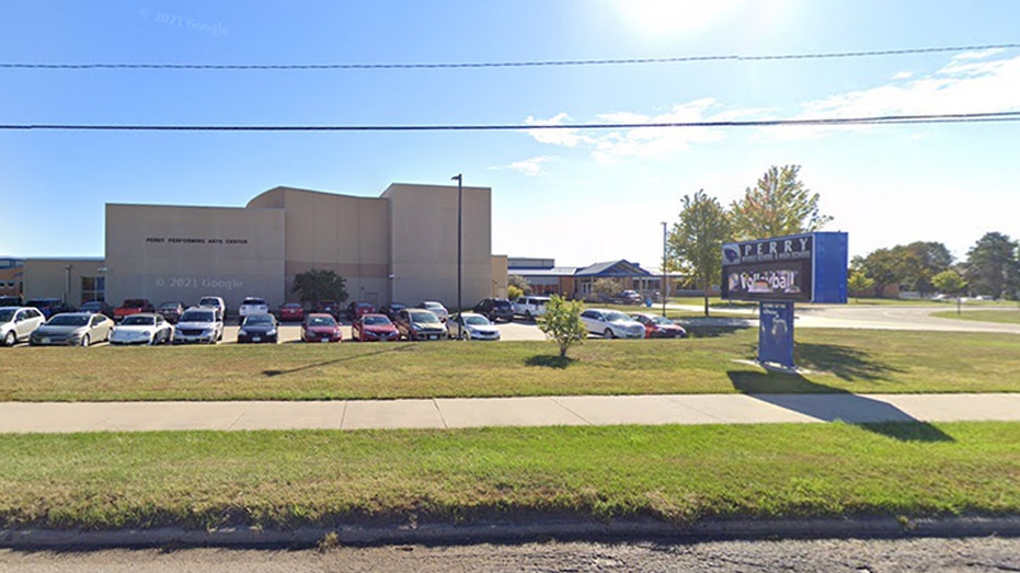 Police investigating active shooter scene at Perry, Iowa, high school