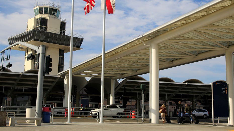 Oakland airport considers adding 'San Francisco' to name, sparking controversy across the bay