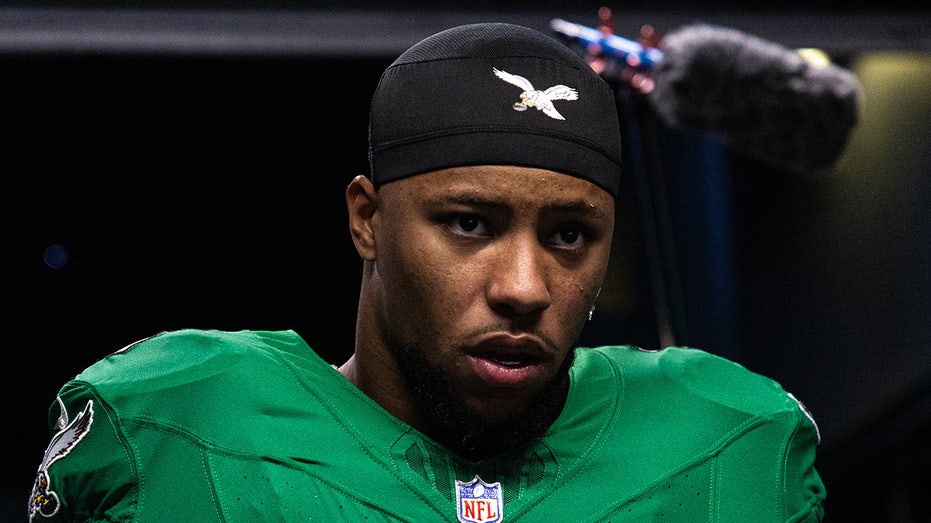 Saquon Barkley Eclipses 2 000 Rushing Yards Joins Elite Company As