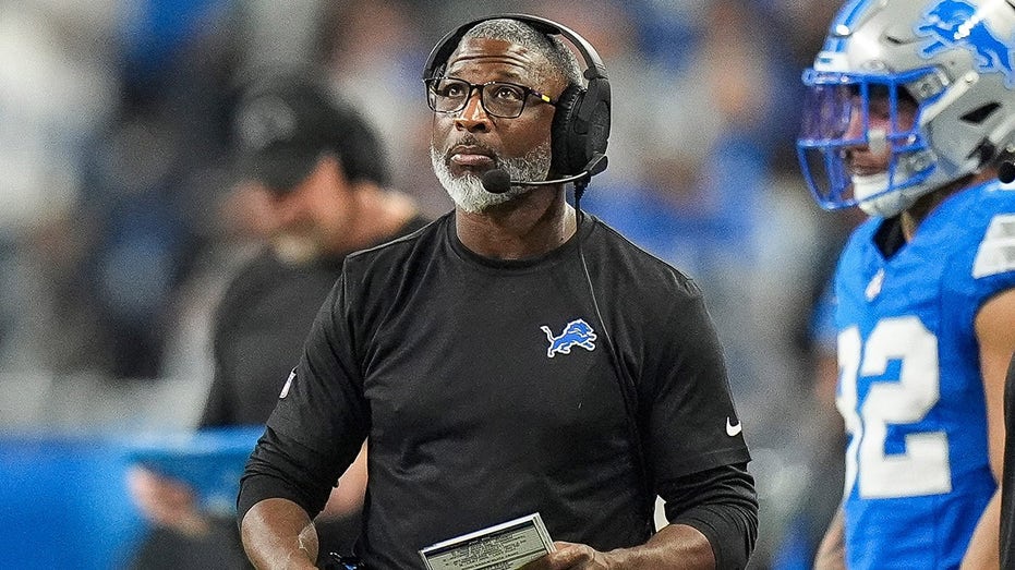 Jets hire Lions defensive coordinator Aaron Glenn as new head coach ...