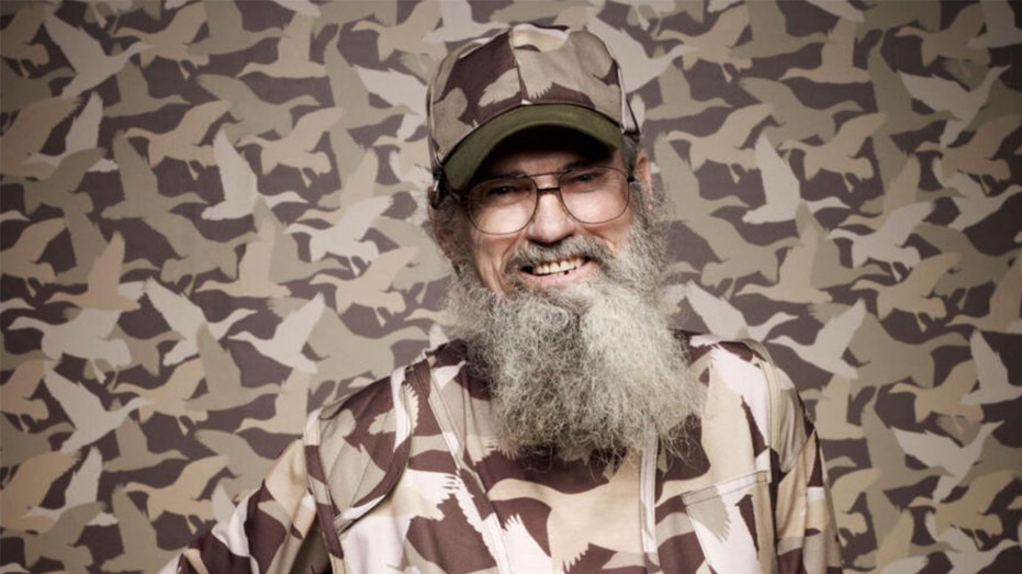'Duck Dynasty' star 'Uncle Si' Robertson hospitalized after hunting ...
