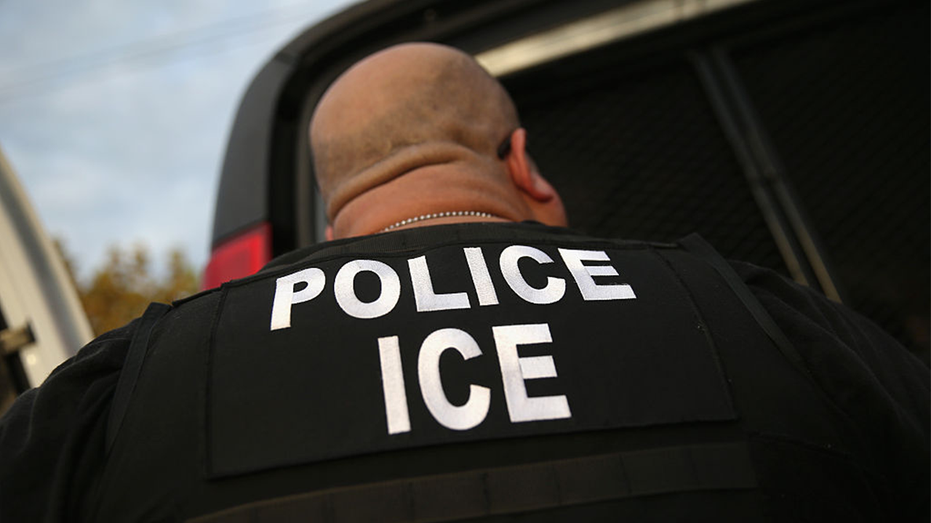 Democrats attempting to visit Brooklyn ICE facility reportedly ‘trapped ...
