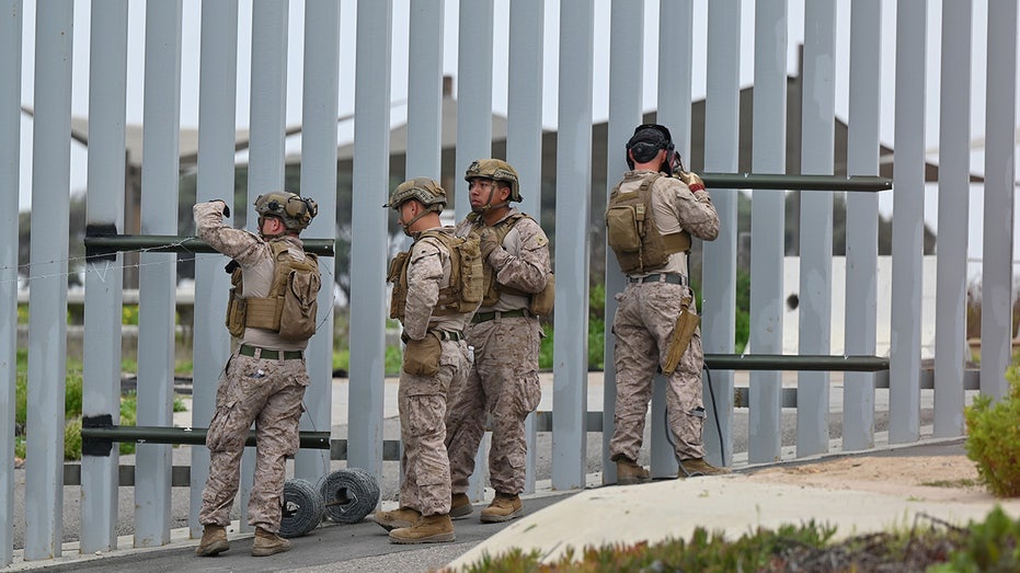 Trump orders military to take control of federal land at southern border