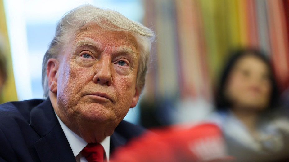 Judge puts temporary pause on Trump's mass layoffs at government agencies Judge puts temporary pause on Trump's mass layoffs at government agencies