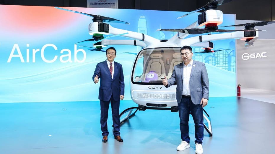 China’s first mass-produced flying car debuts
