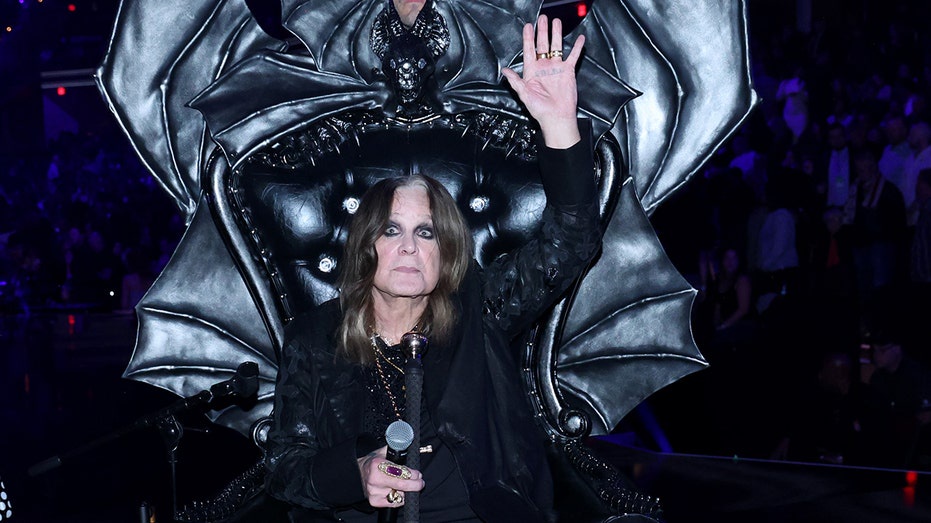 Ozzy Osbourne performs final concert with Black Sabbath bandmates and ...