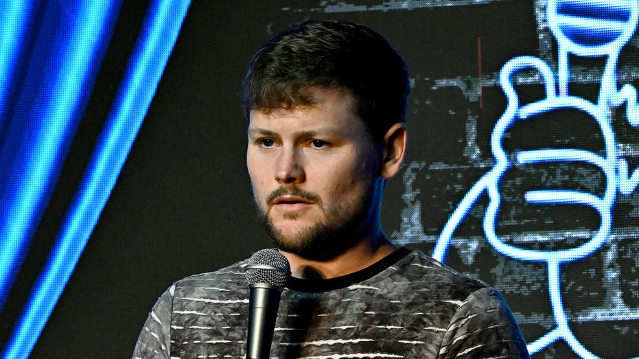 Comedian breaks down in tears as crowd saves man's life during stand-up ...