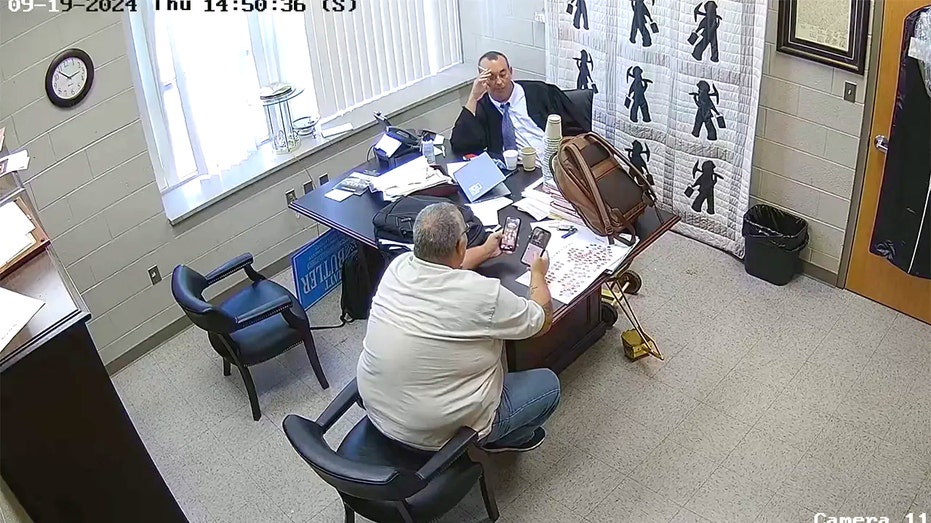 Former sheriff's wife and daughter deny any contact with judge he ...