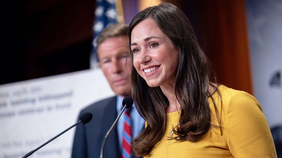 How one Alabama senator's quiet diplomacy helped end longest shutdown ...