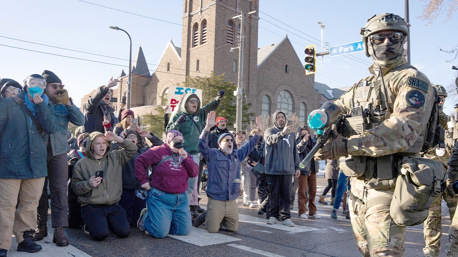 Anti-ICE mob storms Minnesota church over pastor's alleged ties to ...