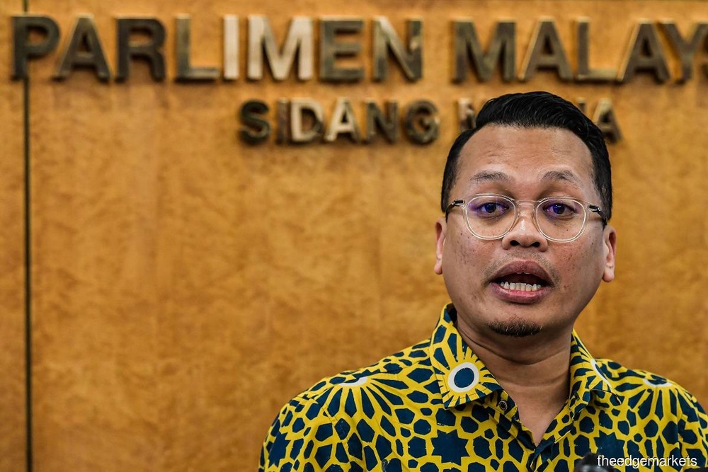 Malaysia on right track to transition to renewable energy, says Nik Nazmi