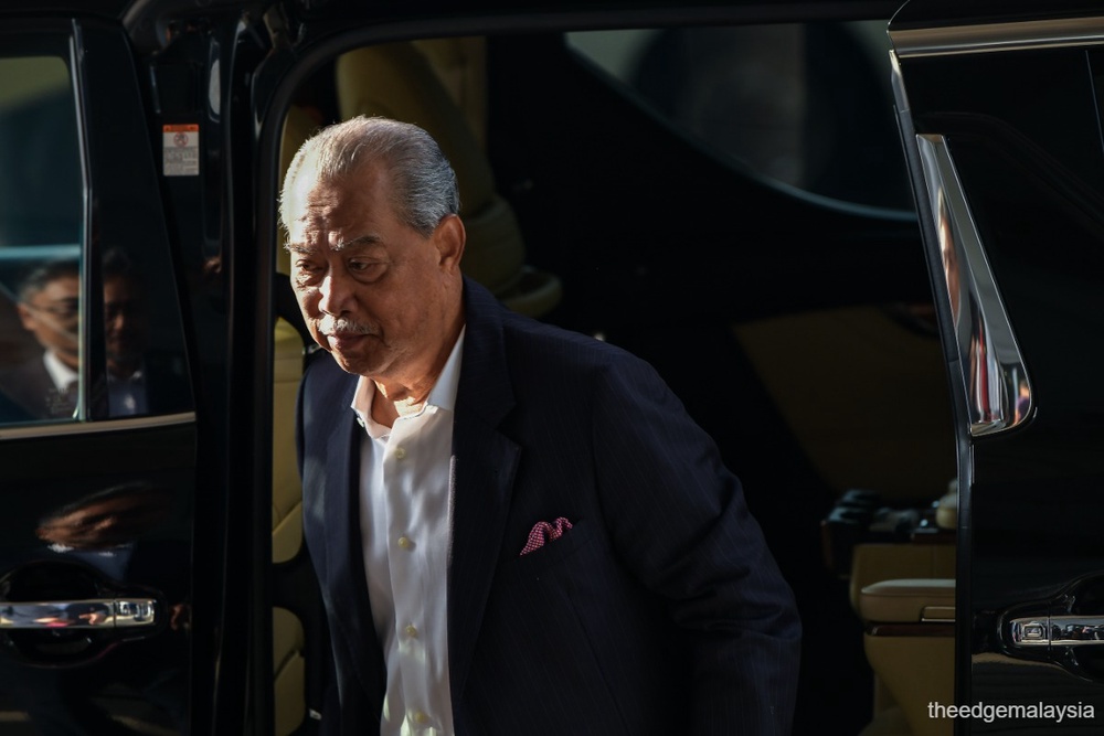 Muhyiddin gets temporary release of passport to visit ailing family ...