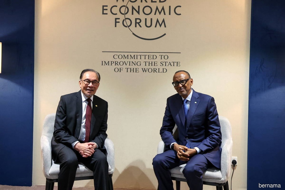 Anwar holds meeting with President of Rwanda