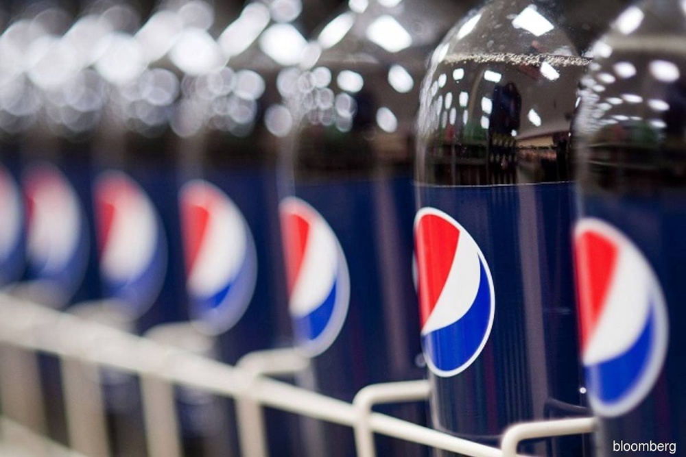 PepsiCo lifts outlook as drink, snack sales buck inflation