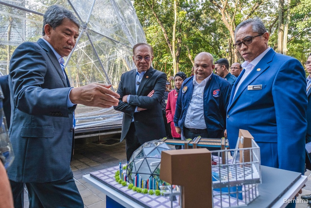 Anwar inspects preparations for upcoming 47th Asean Summit at KLCC