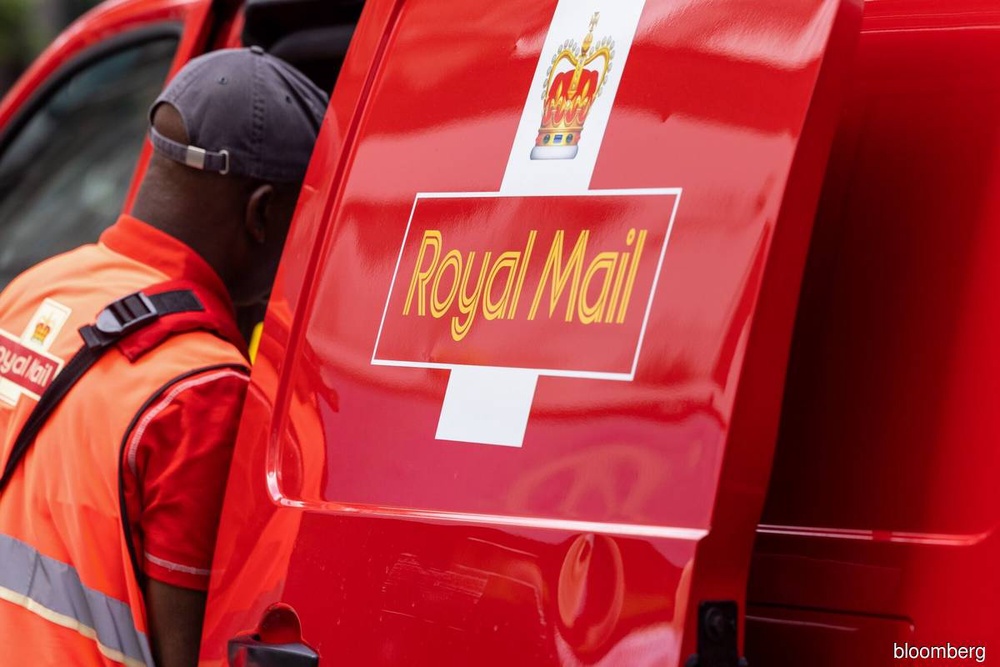 Royal Mail owner agrees to £3.5 bil takeover by billionaire Daniel ...