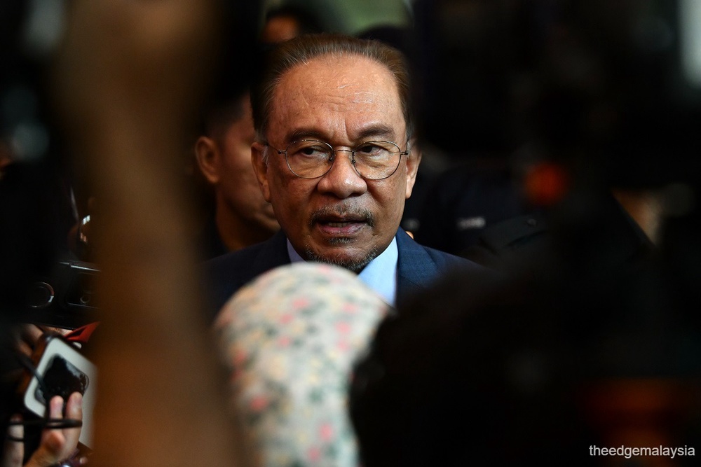 Anwar announces RM10m aid for underprivileged in Muar