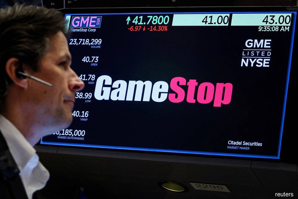 GameStop tumbles on mixed-shelf offering after meme stocks frenzy returns