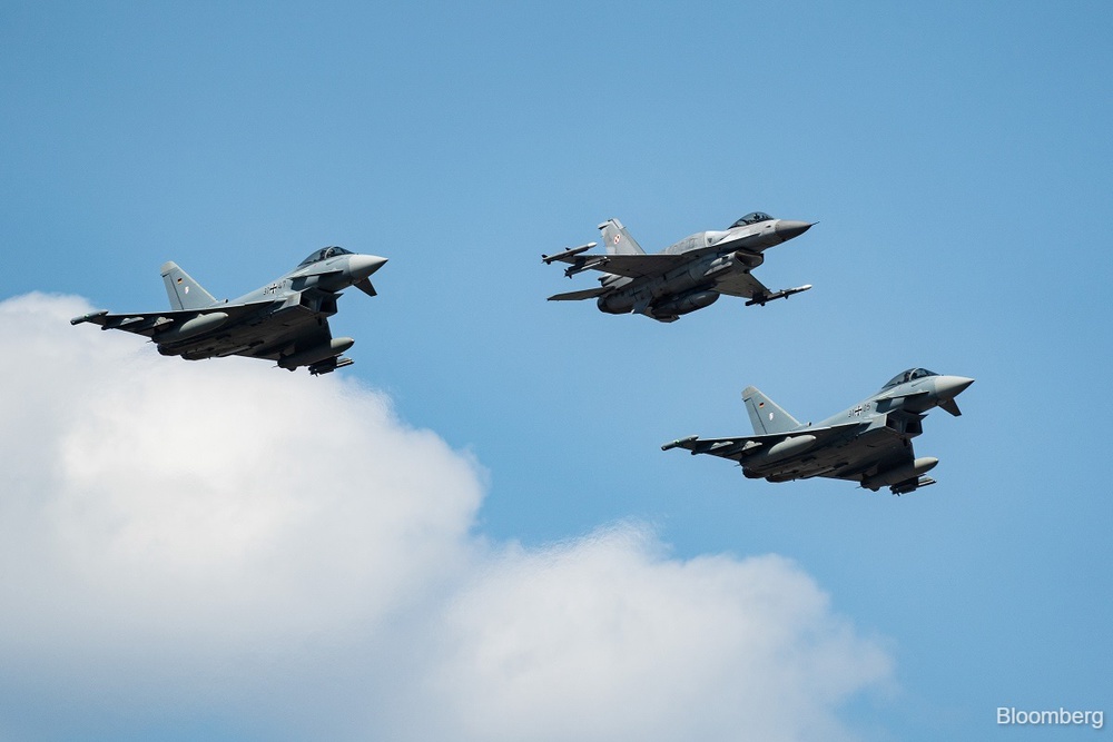 Poland threatens to down Russian jets crossing its borders