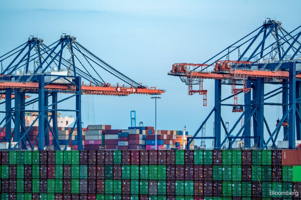 Strikes worsen shipping congestion at Europe’s two biggest ports