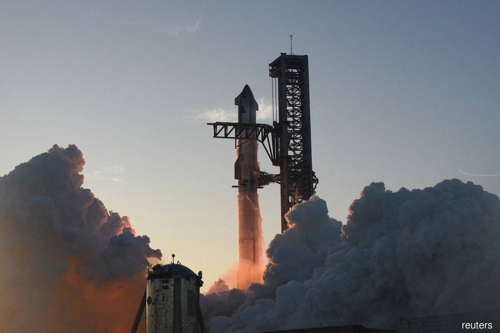 SpaceX Starship launch failed minutes after reaching space