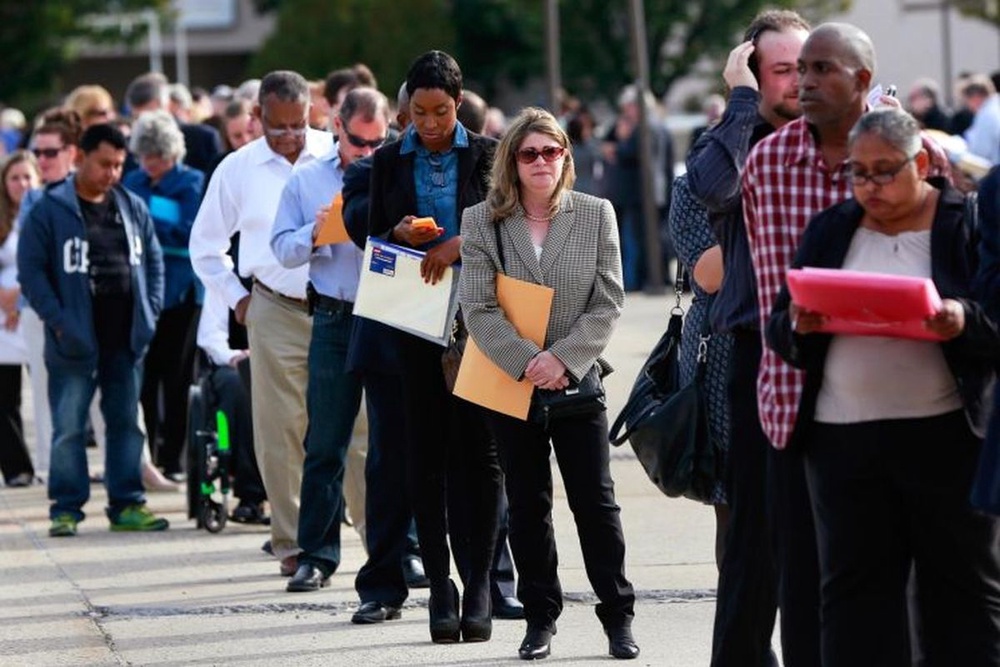 Us Jobless Claims Fall To 198 000 Lowest Level Since January