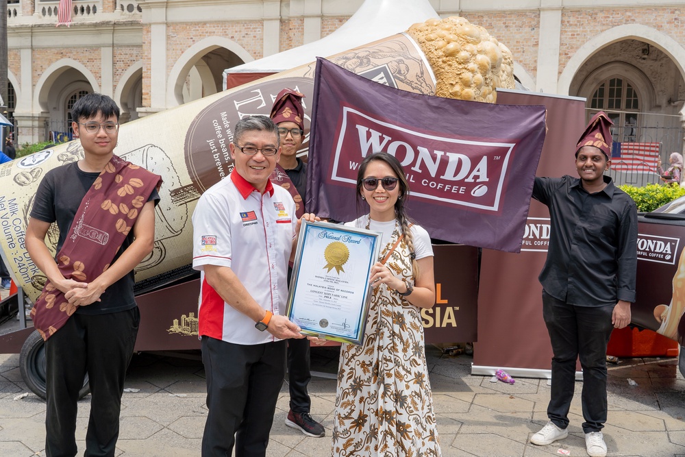 Wonda Kopi Tarik Breaks Record With The Malaysian Book Of Records For ...