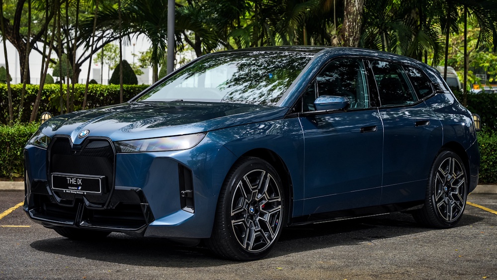 BMW iX 2026 kini rasmi di Malaysia: Motor lebih berkuasa, wajah baharu ...