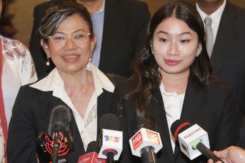 “Saya Balik Kelantan Tidak Kena Kecaman Pun, Semua Sokong..”- Nik Elin
