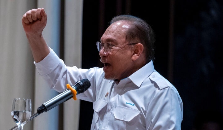 “Negara Berada Di Landasan Lebih Kukuh”- 55% Rakyat Malaysia Sokong Anwar – Kajian