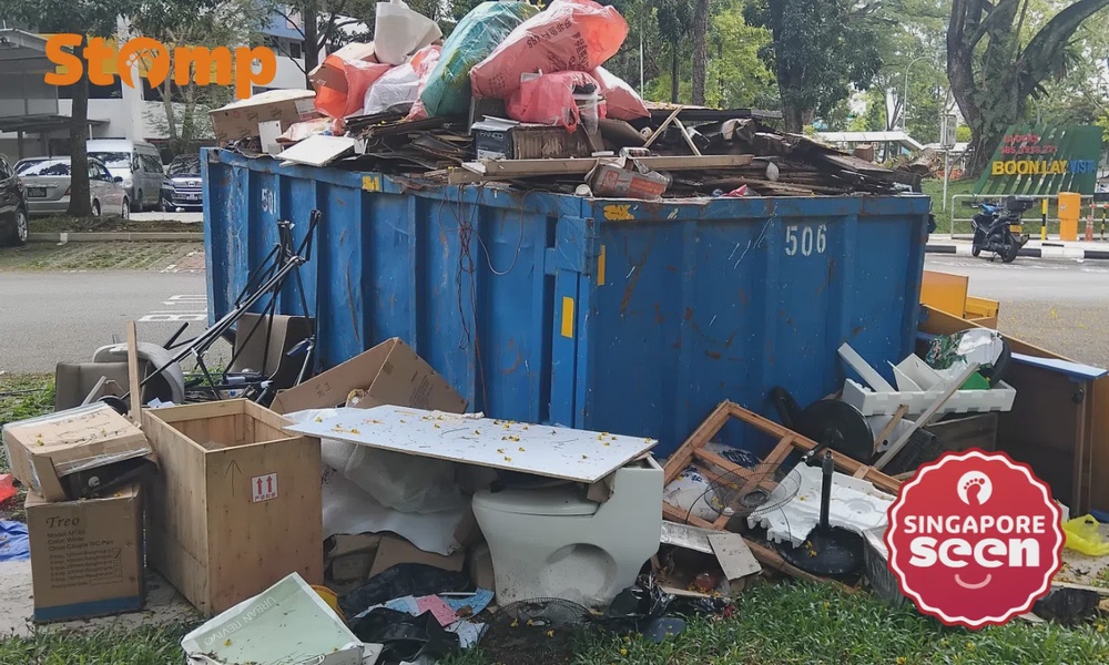 Resident raises stink over overflowing skip bin at Boon Lay HDB carpark