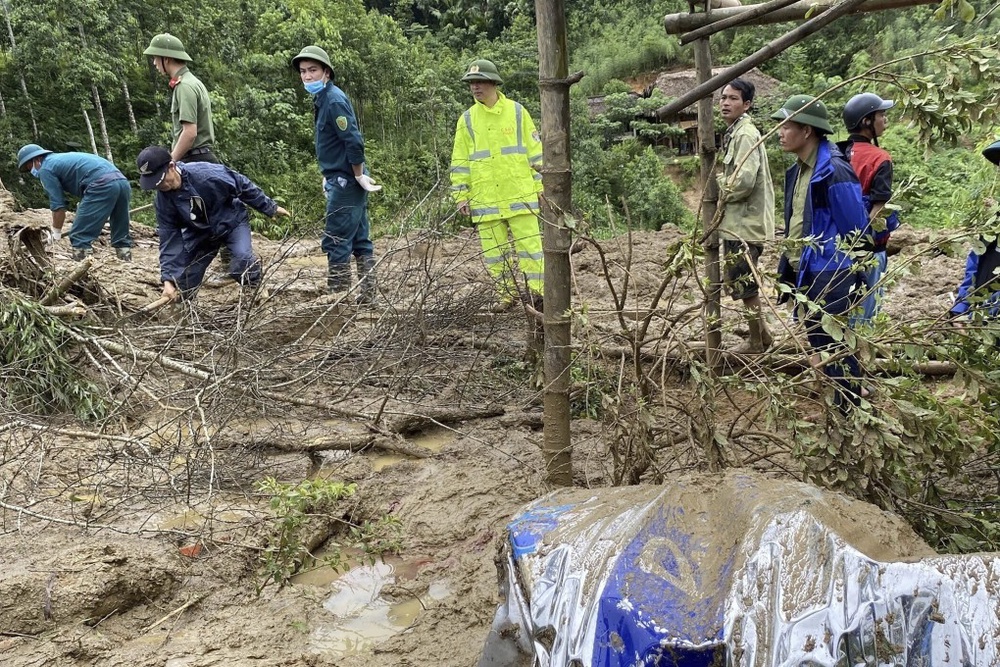 Floods sweep away village in Vietnam as Typhoon Yagi death toll passes 150 Floods sweep away village in Vietnam as Typhoon Yagi death toll passes 150