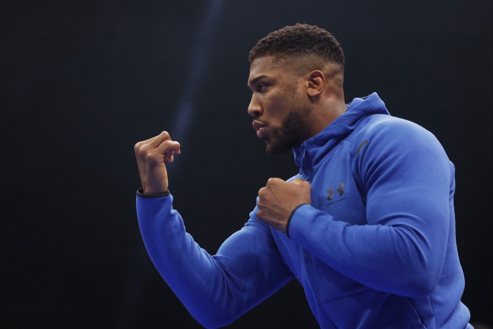 Anthony Joshua bids to emulate Muhammad Ali as 3-time heavyweight champ ...