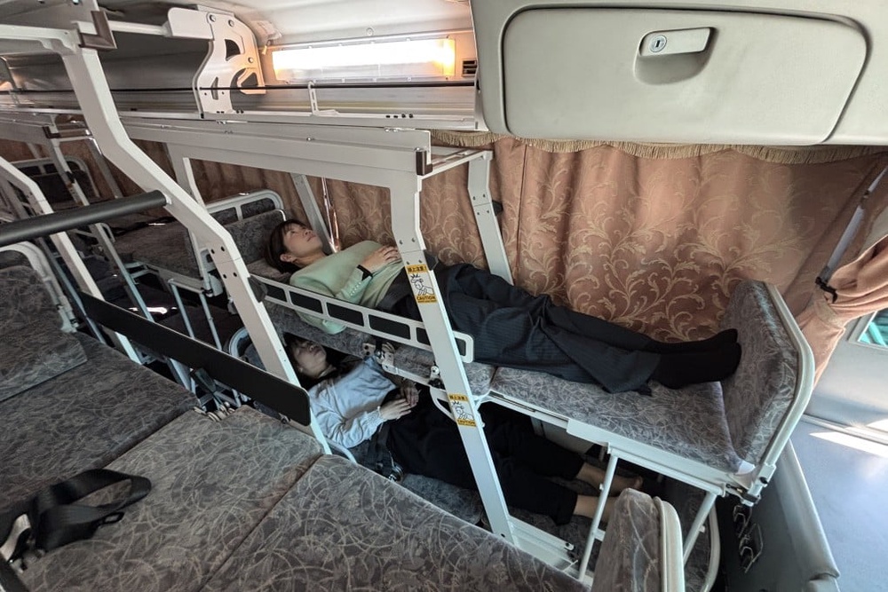 Japan’s first-ever bunk-bed ‘sleeper bus’ will need you to buckle up ...