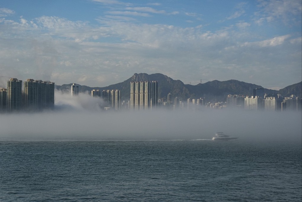 Hong Kong visibility falls below 3km as humidity lingers ahead of cold snap