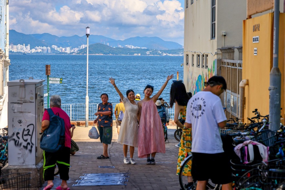 Mainland Chinese tourists in Hong Kong head for Cheung Chau to avoid crowds