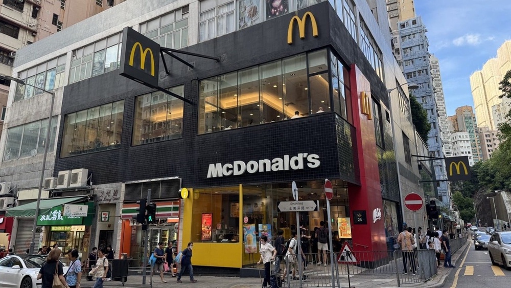 McDonald’s Hong Kong shops sell like hotcakes, yielding US$23.5 million