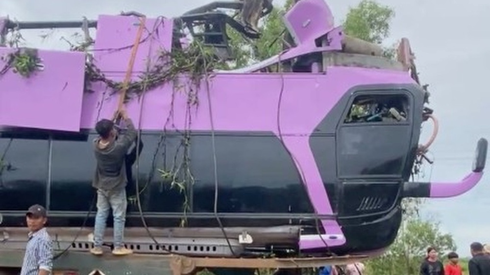 13 killed in Cambodia bus crash near Angkor Wat en route to Phnom Penh