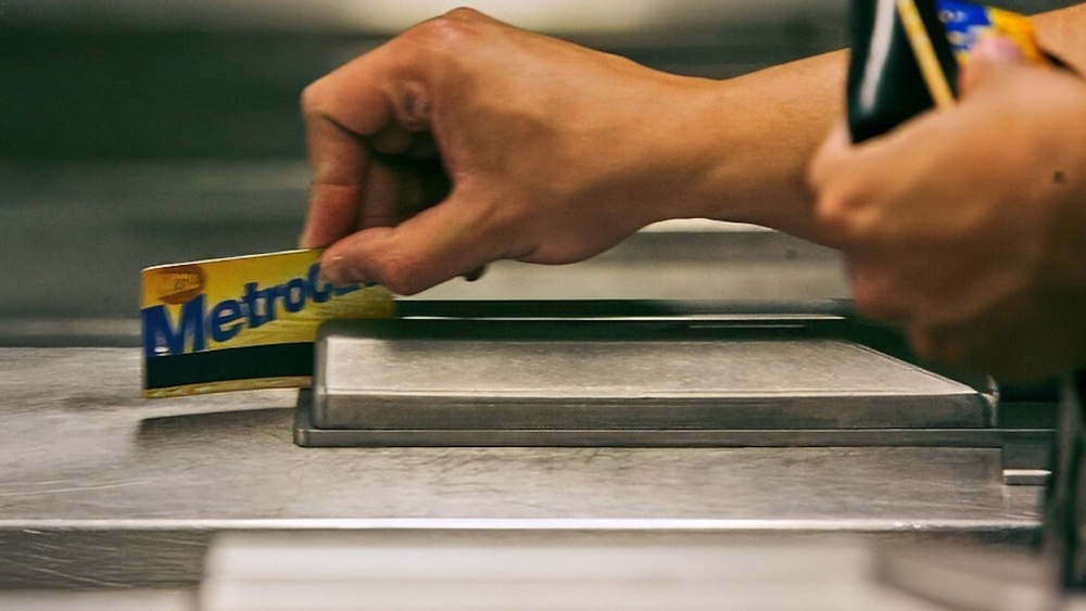New York’s subway joins London, Singapore and retires MetroCard and ...