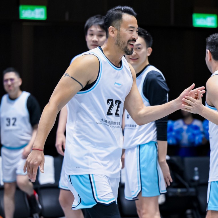 Basketball game puts pros and celebrities in the spotlight at Greater ...