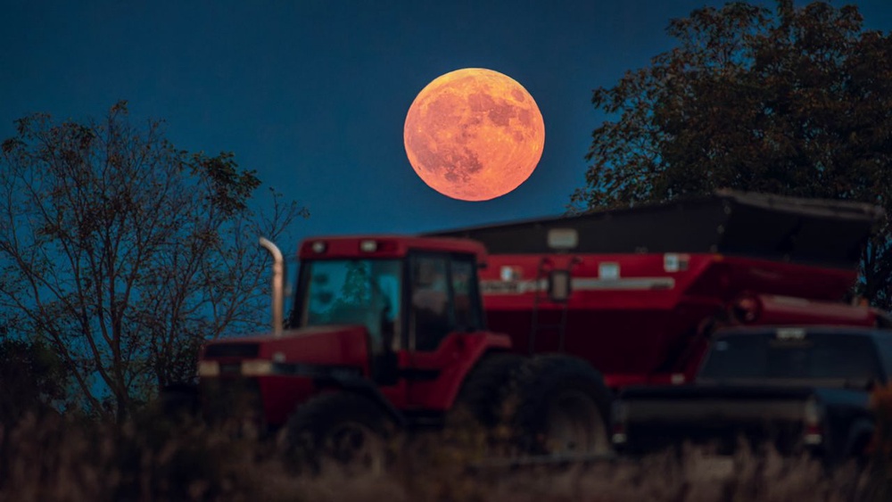 Why 2025's Harvest Moon is a rare October full moon